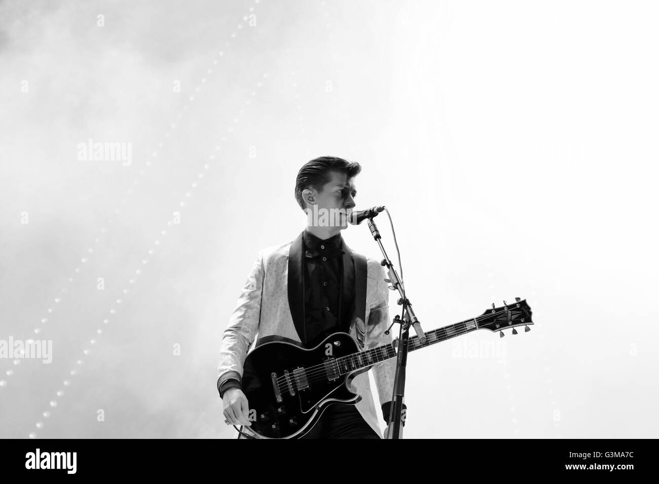 Alex turner arctic hi-res stock photography and images - Alamy