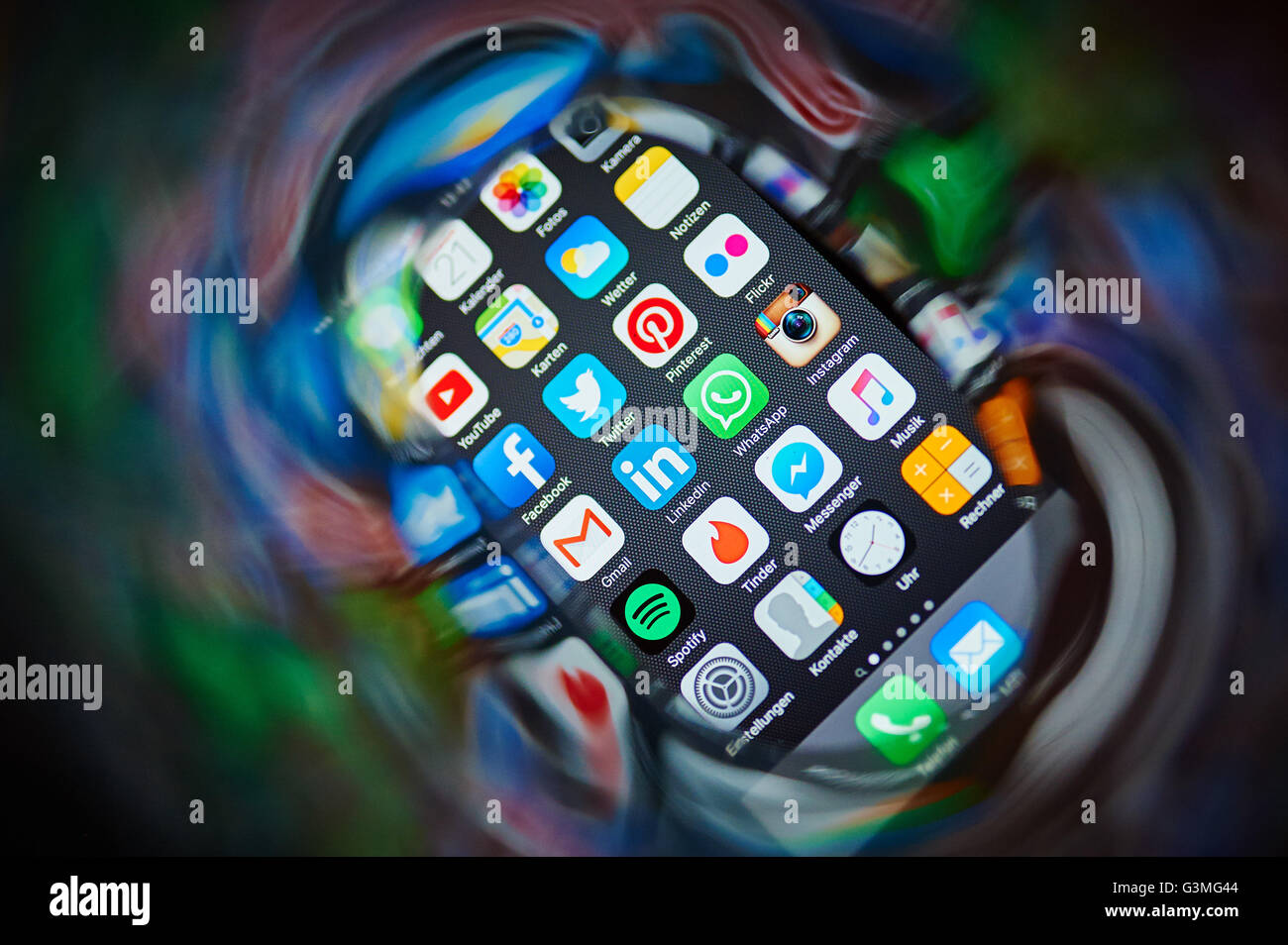 Displaying social media network apps on the screen of an iPhone 6 in ...