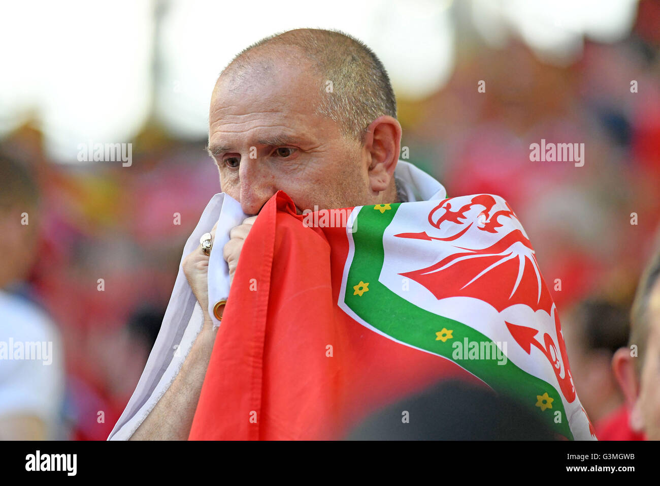 Fan final whistle hi-res stock photography and images - Alamy