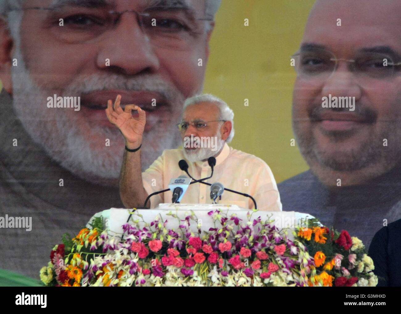 June 13, 2016 - Allahabad: Prime minister Narendra Modi greeting public ...