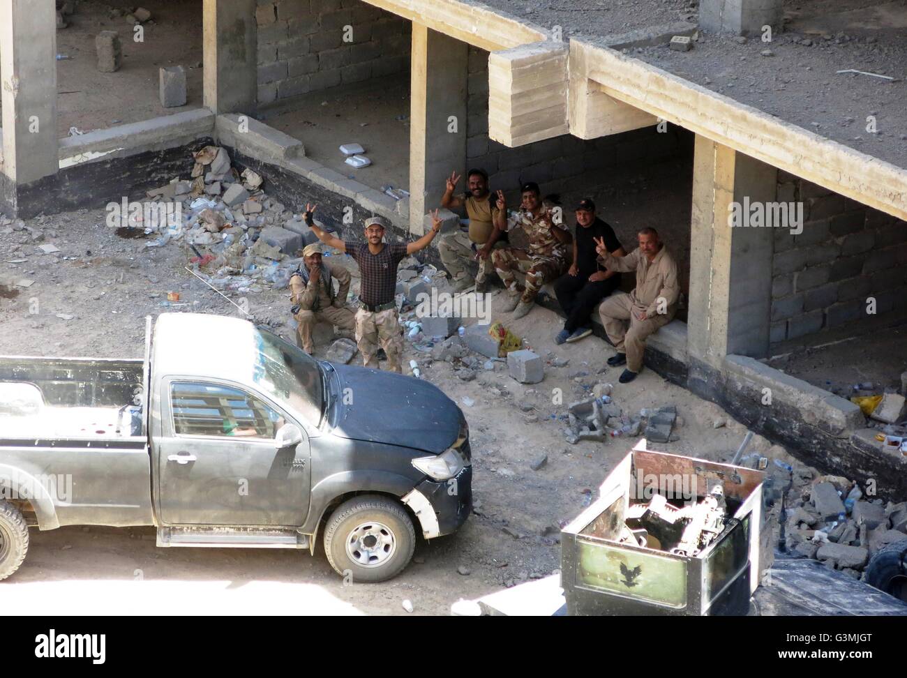 Signs of victory hi-res stock photography and images - Alamy