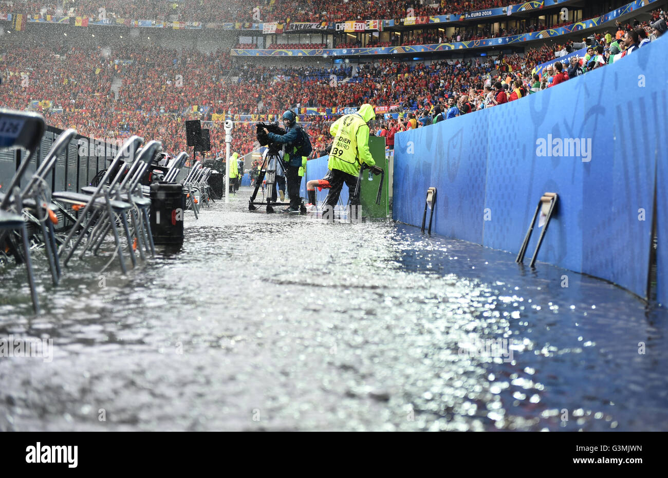 Flooded stadium hi-res stock photography and images - Alamy