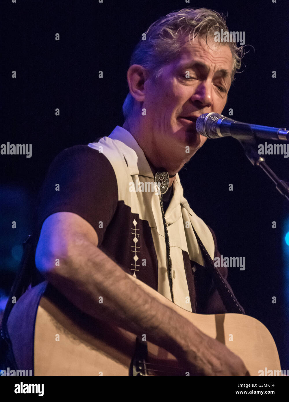 Country concert hi-res stock photography and images - Alamy