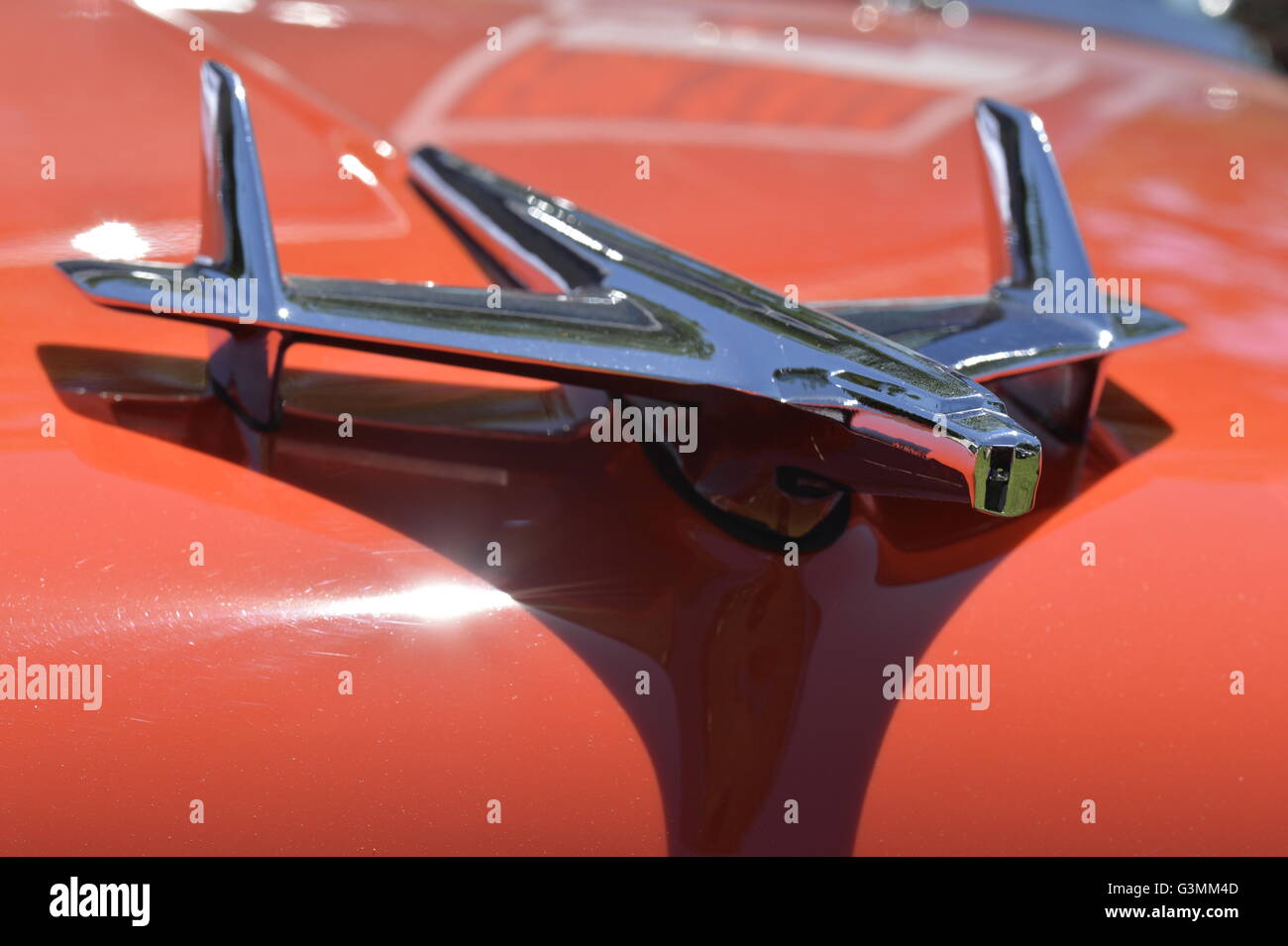 Vintage car hood ornament eagle hi-res stock photography and images - Alamy