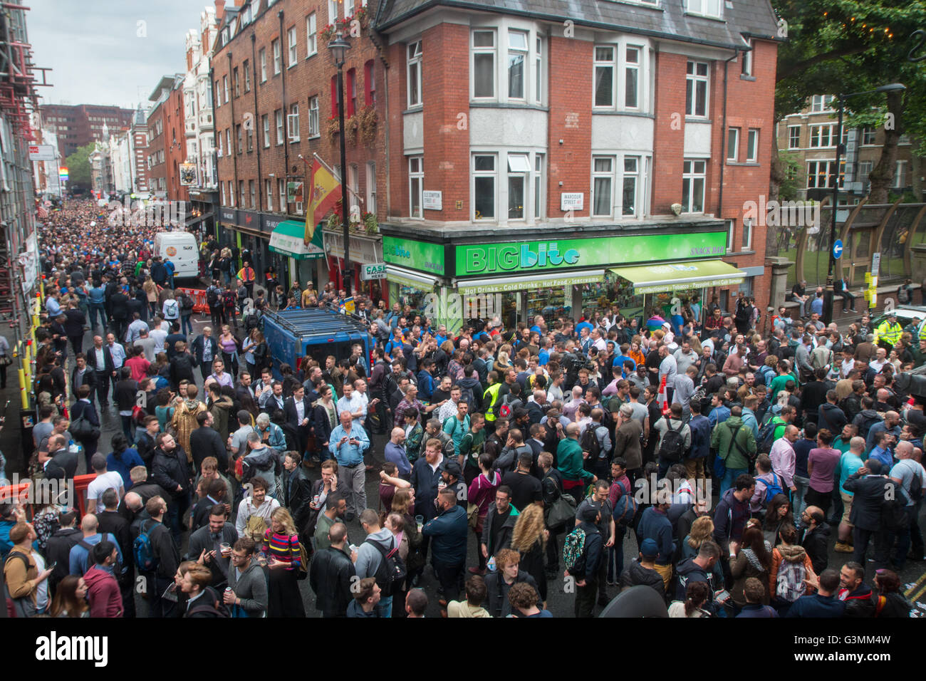 Disperse crowd hi-res stock photography and images - Alamy