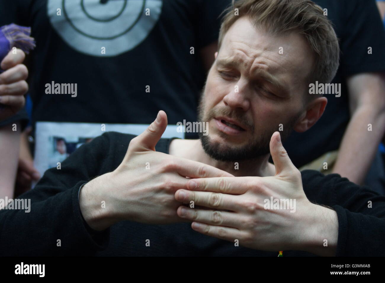 Sign language interpreter uk hi-res stock photography and images - Alamy