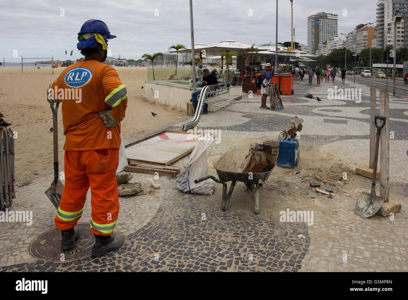 Brazil construction worker hi-res stock photography and images - Alamy
