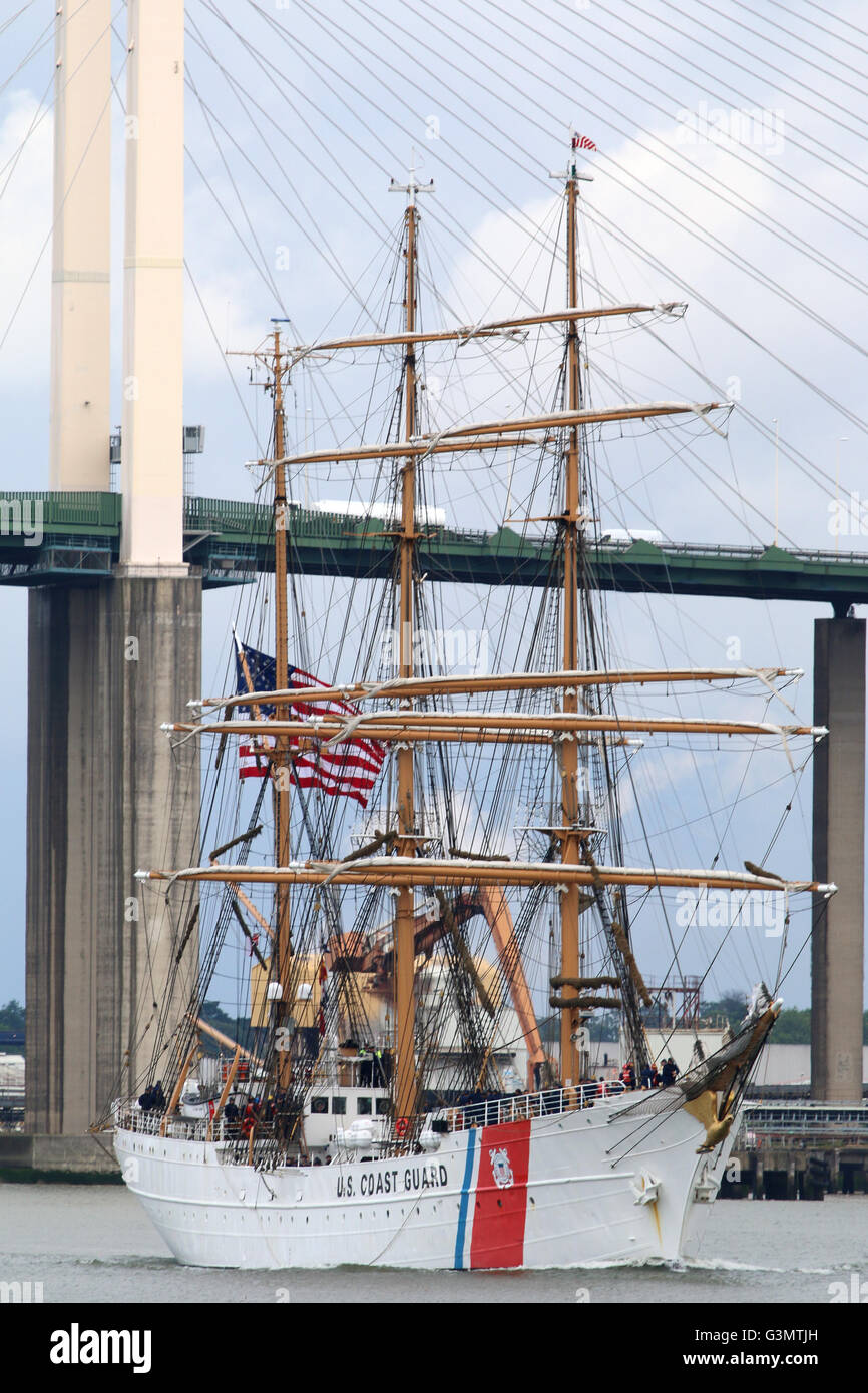 Uscg eagle hi-res stock photography and images - Alamy