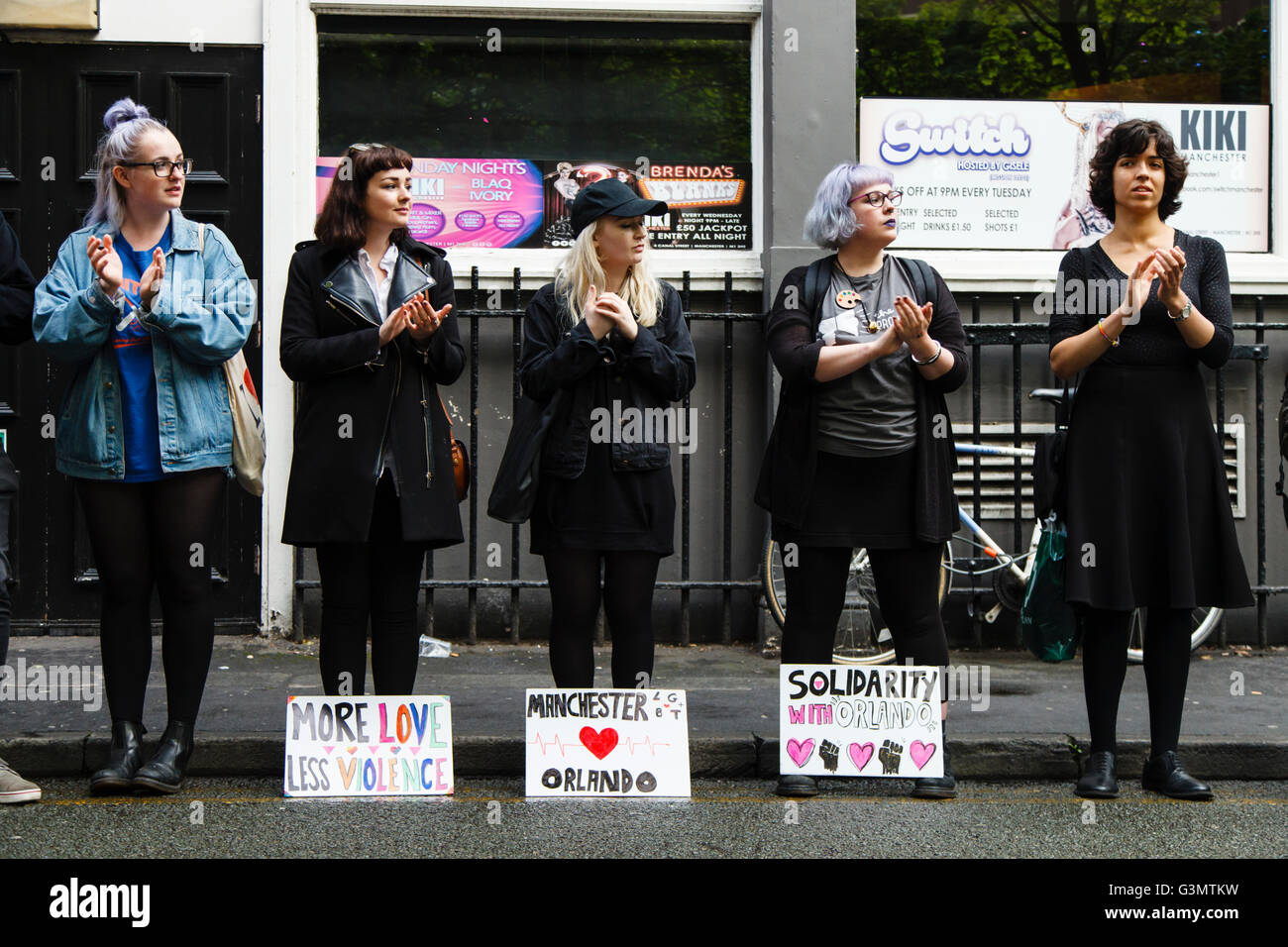 Chain of support hi-res stock photography and images - Alamy