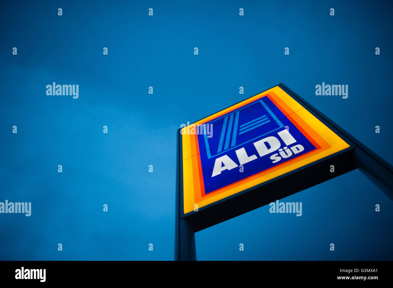 Aldi Supermarket Germany Stock Photos & Aldi Supermarket Germany Stock ...