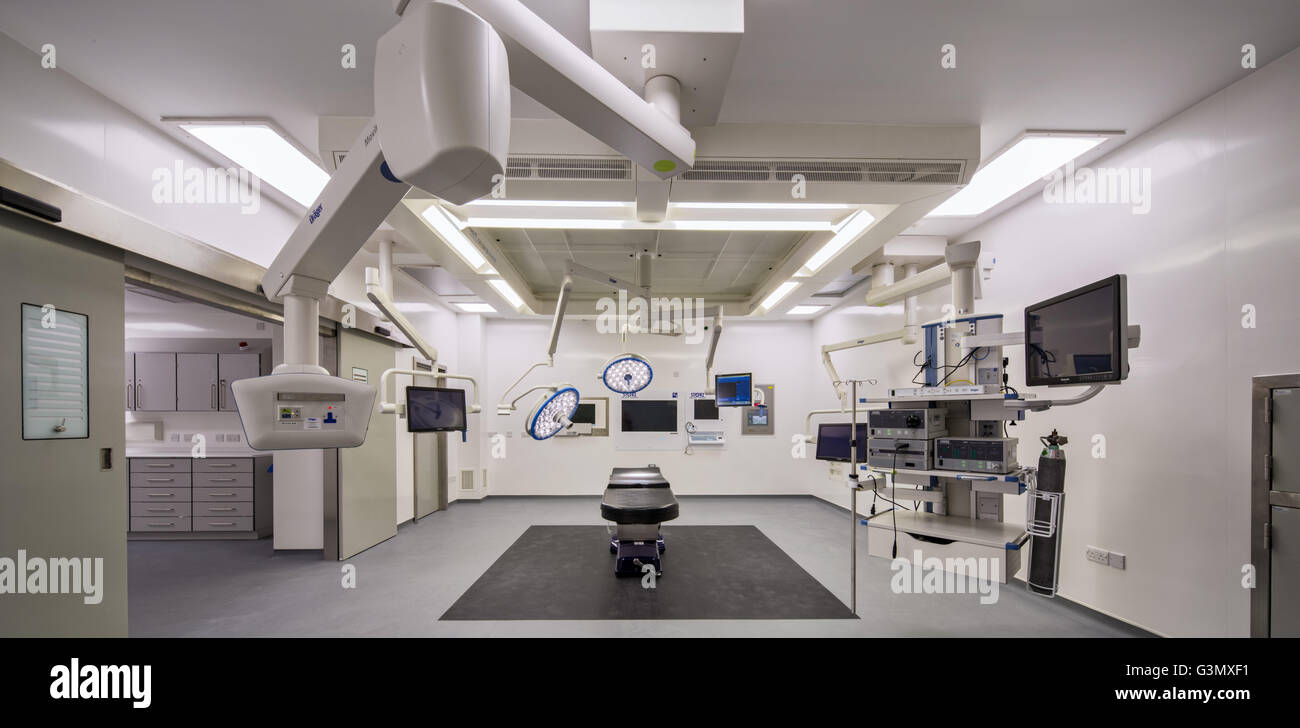 Operating theatre at Queen Elizabeth Hospital in Kings Lynn Stock Photo ...