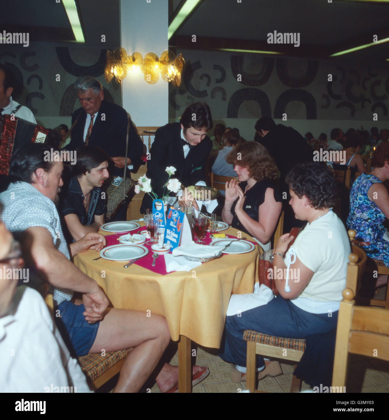 70er jahre bar hi-res stock photography and images - Alamy