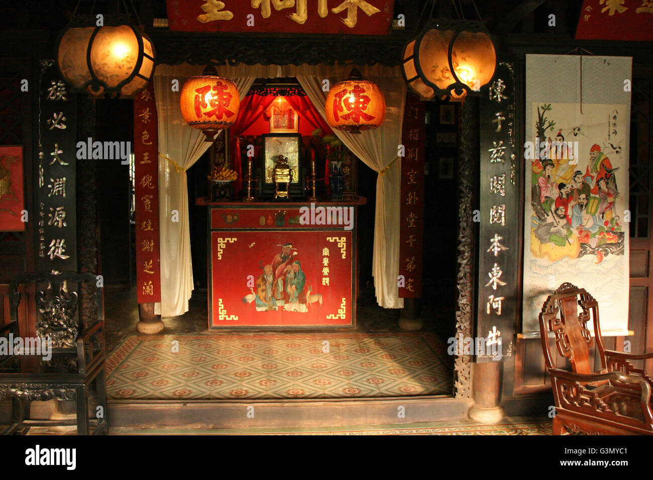 Buddhist altar home hi-res stock photography and images - Alamy