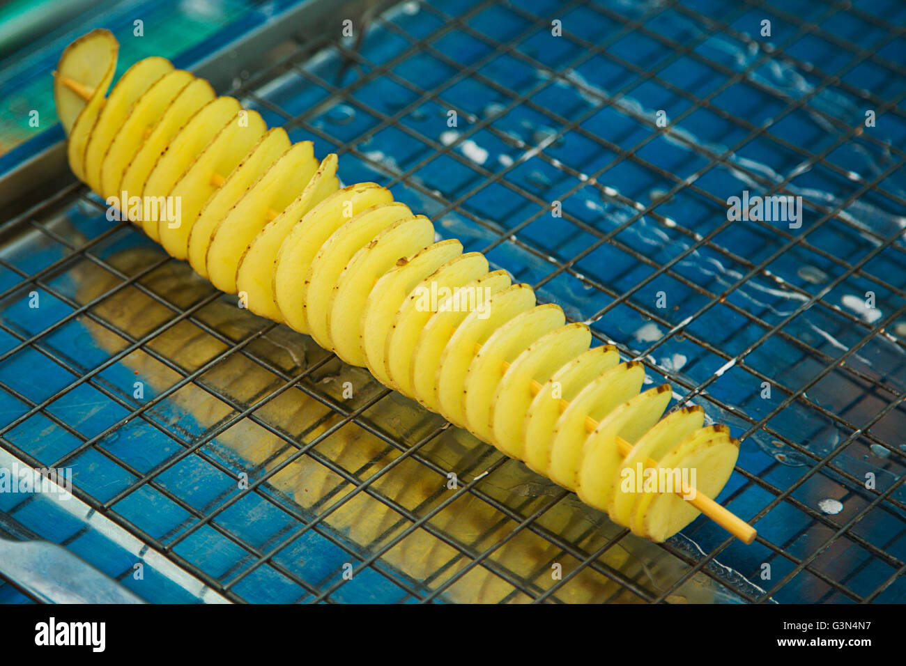 Spiral potato chip hi-res stock photography and images - Alamy