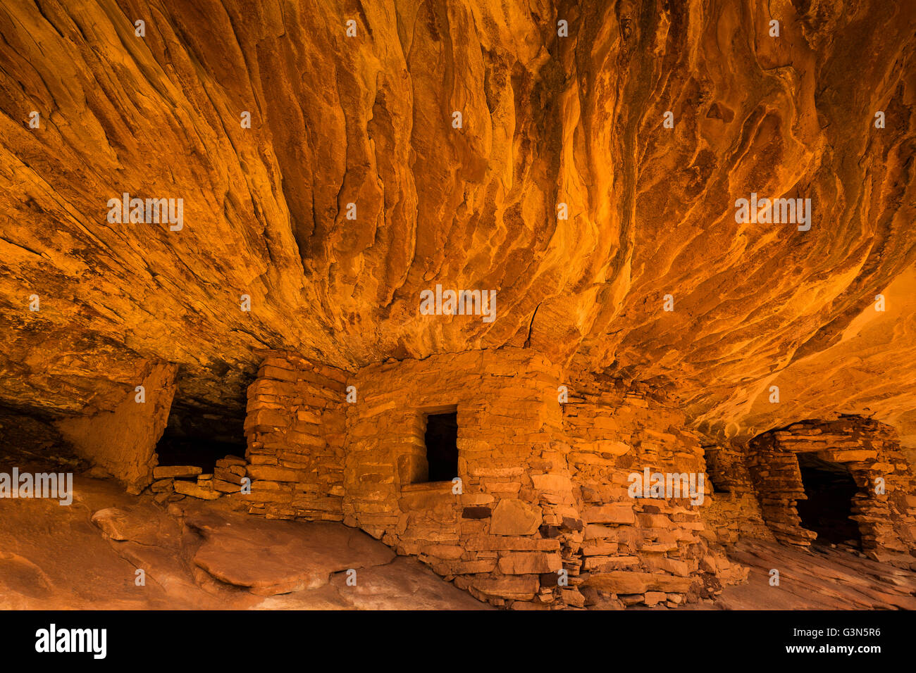 House on fire ruin in mule canyon hi-res stock photography and images ...