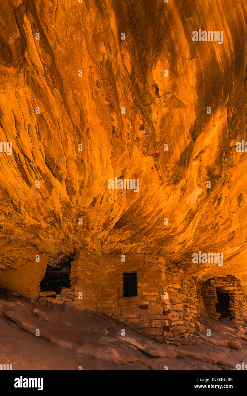 House on fire ruin in mule canyon hi-res stock photography and images ...