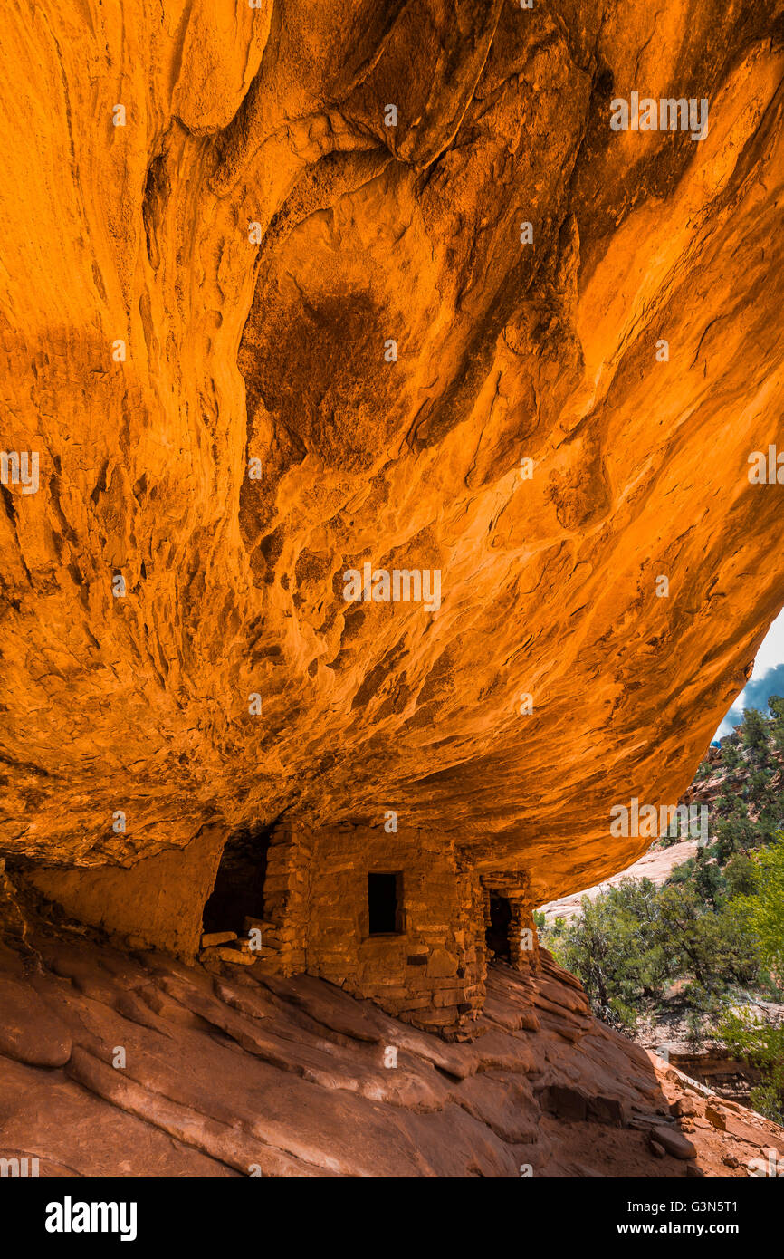 House on fire ruin in mule canyon hi-res stock photography and images ...
