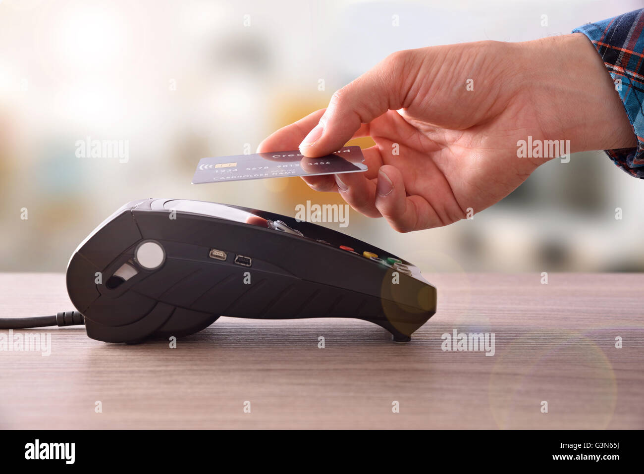 Contactless and card hi-res stock photography and images - Alamy