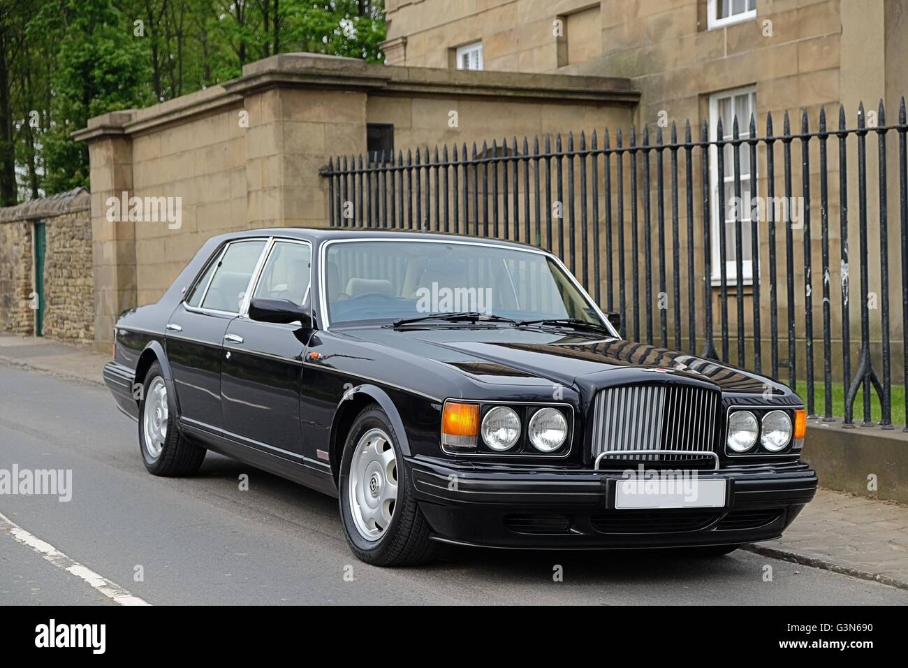 British Luxury Saloon High Resolution Stock Photography and Images - Alamy
