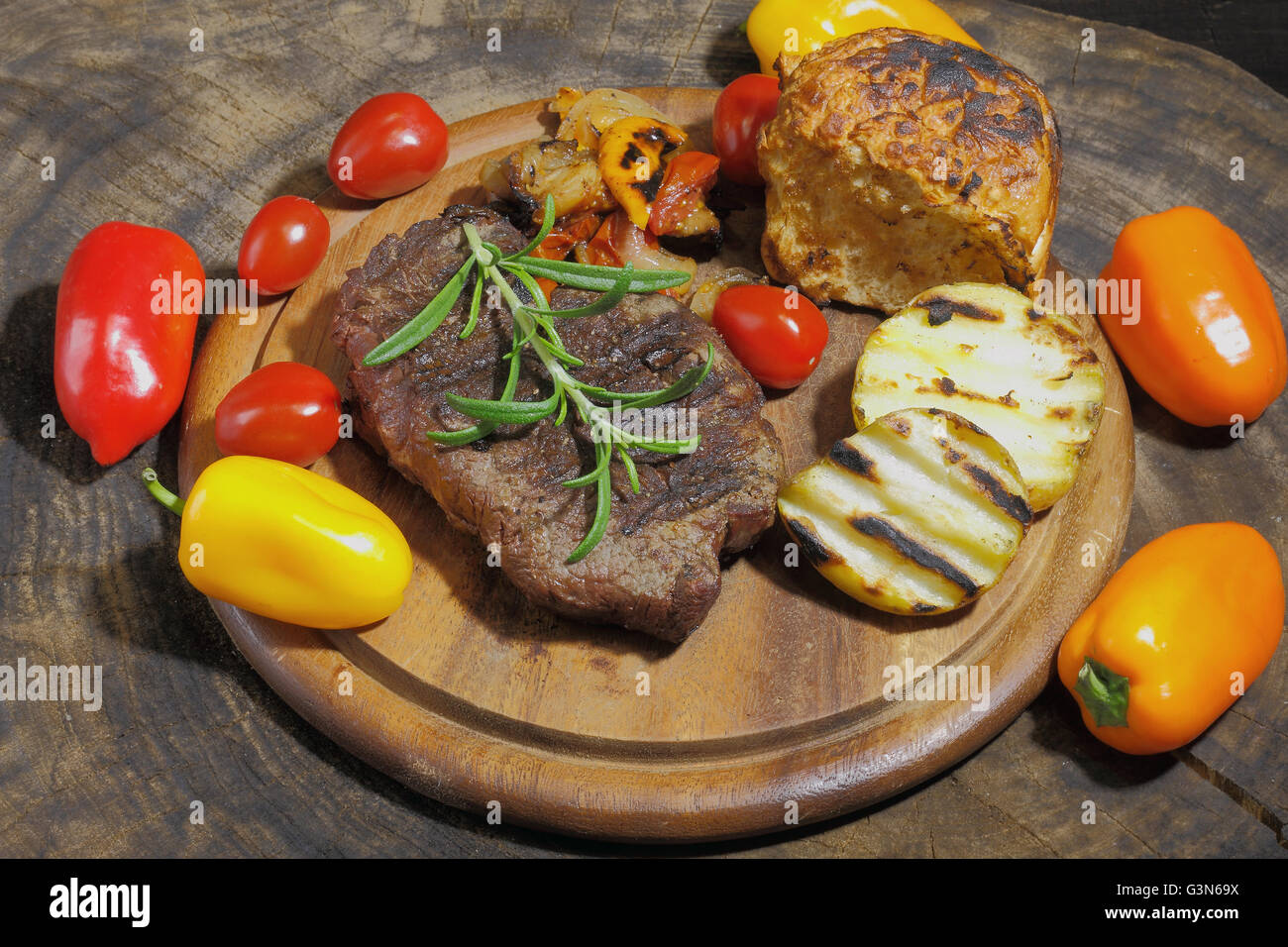 Grilled fillet of beef on a plate Stock Photo - Alamy