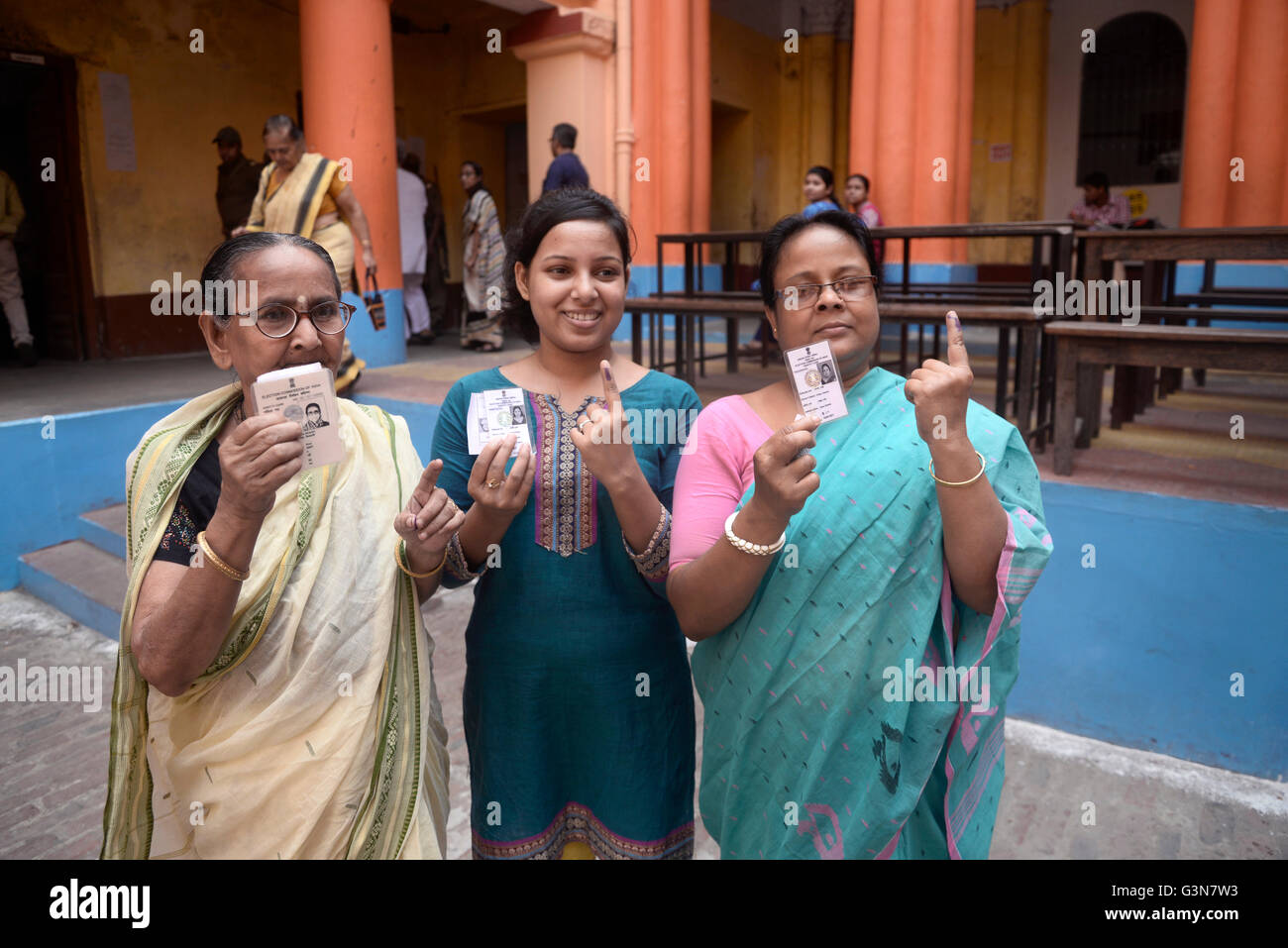 Kolkata, India. 21st Apr, 2016. Happy three generation show their ...