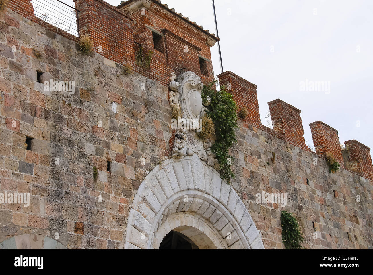 Pisa medieval gate hi-res stock photography and images - Alamy