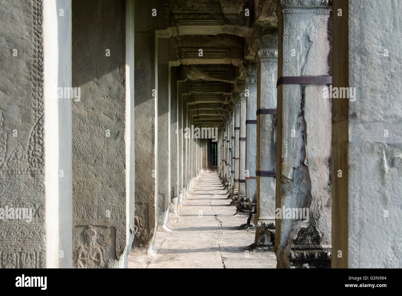 Inside angkor wat temple hi-res stock photography and images - Alamy