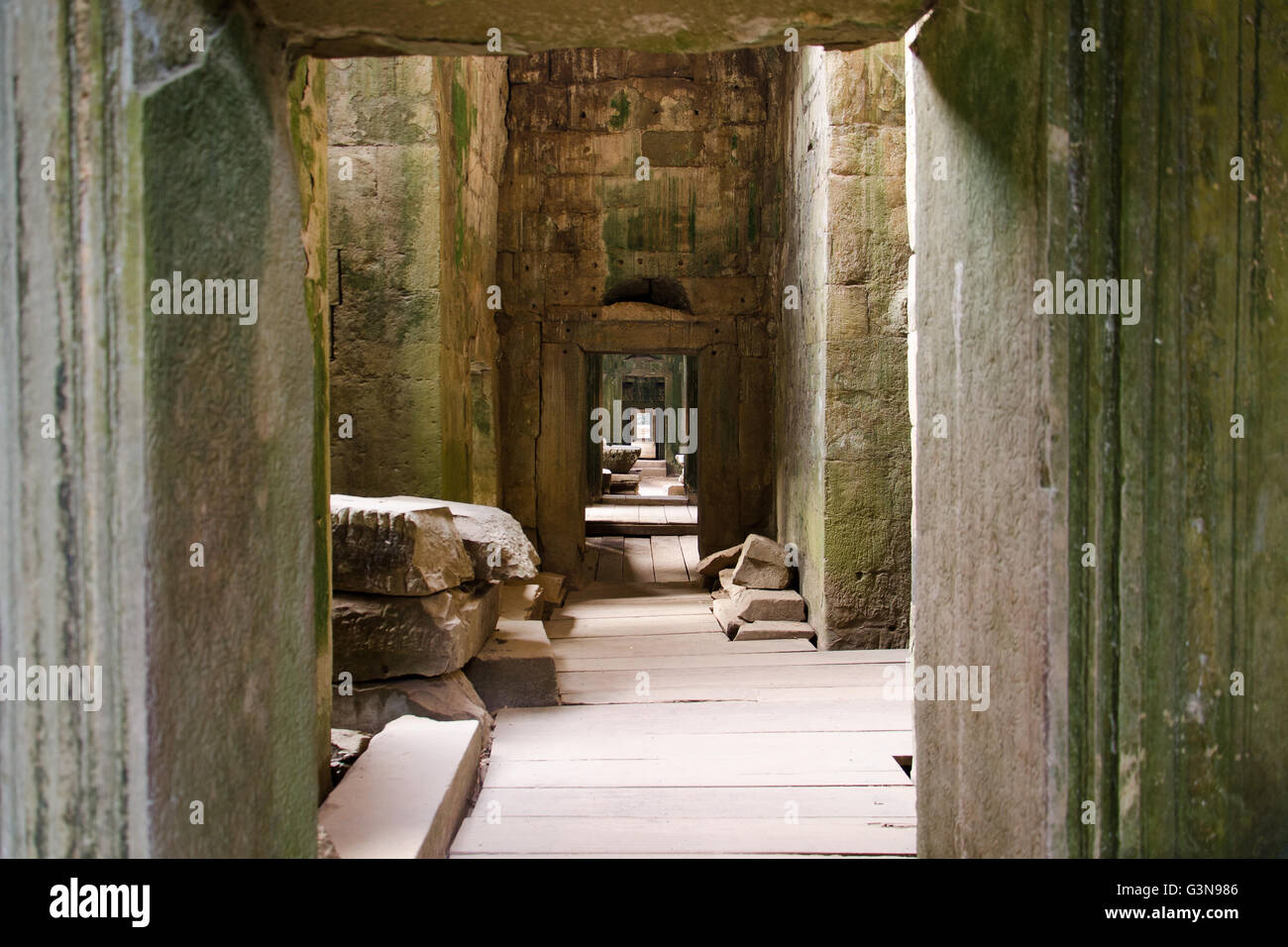 Inside angkor wat temple hi-res stock photography and images - Alamy