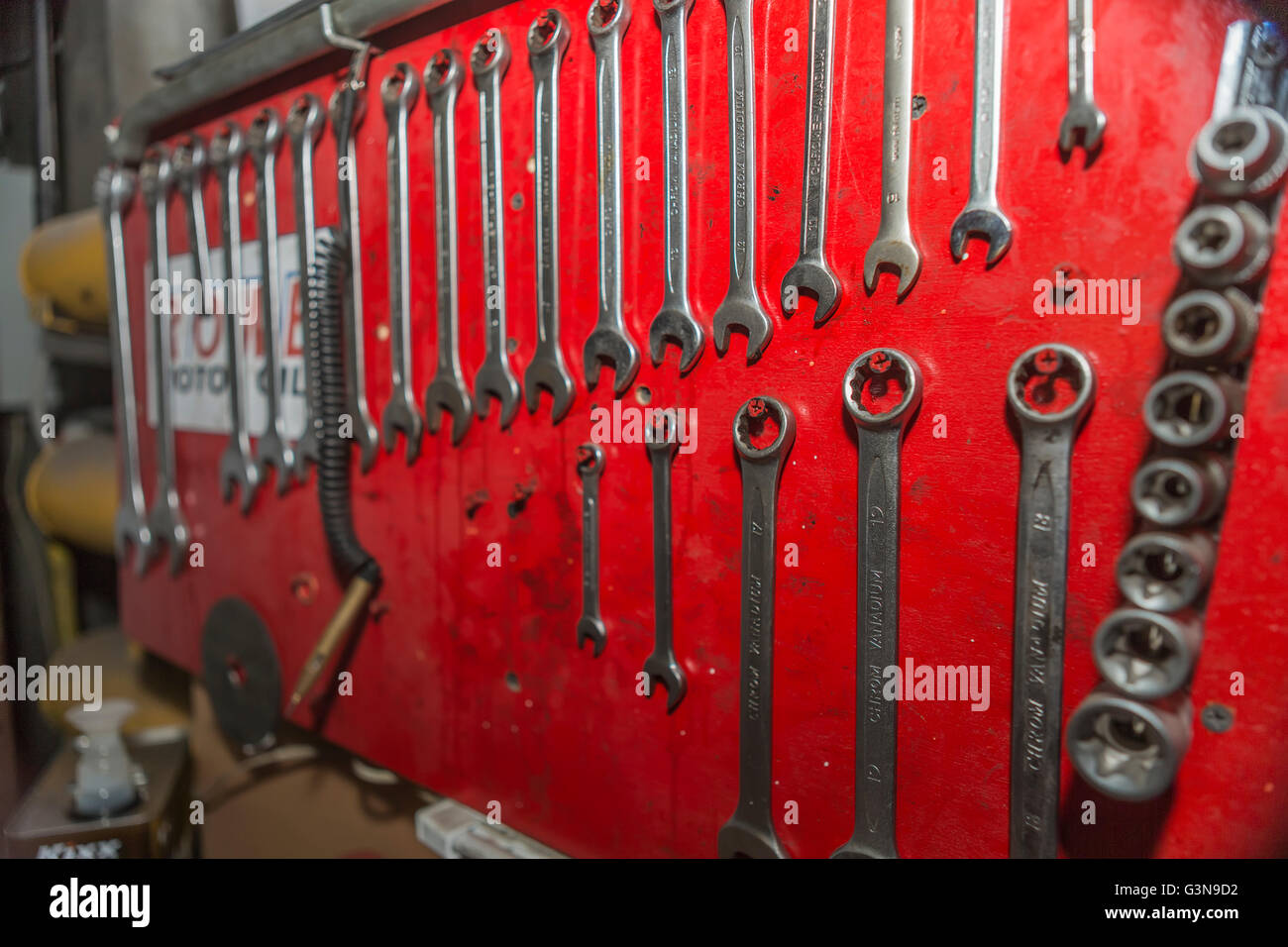 The tool mechanic in the garage Stock Photo - Alamy