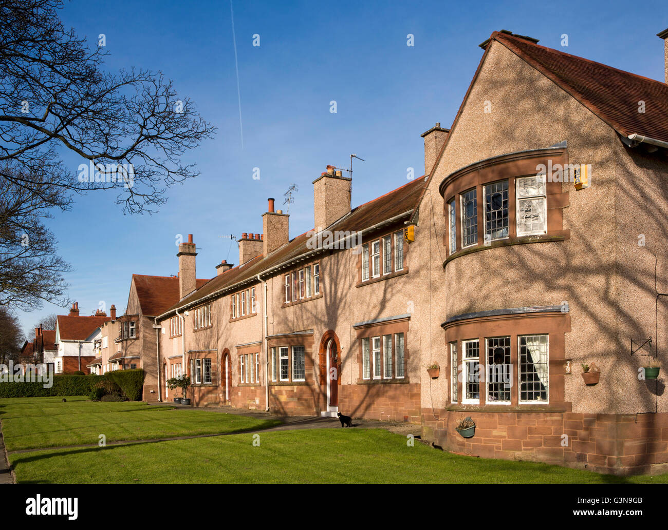 English edwardian arts and crafts architecture hi-res stock photography ...