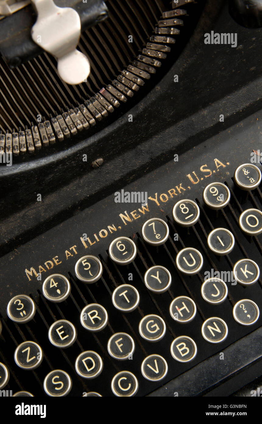 Typewriter remington hi-res stock photography and images - Alamy