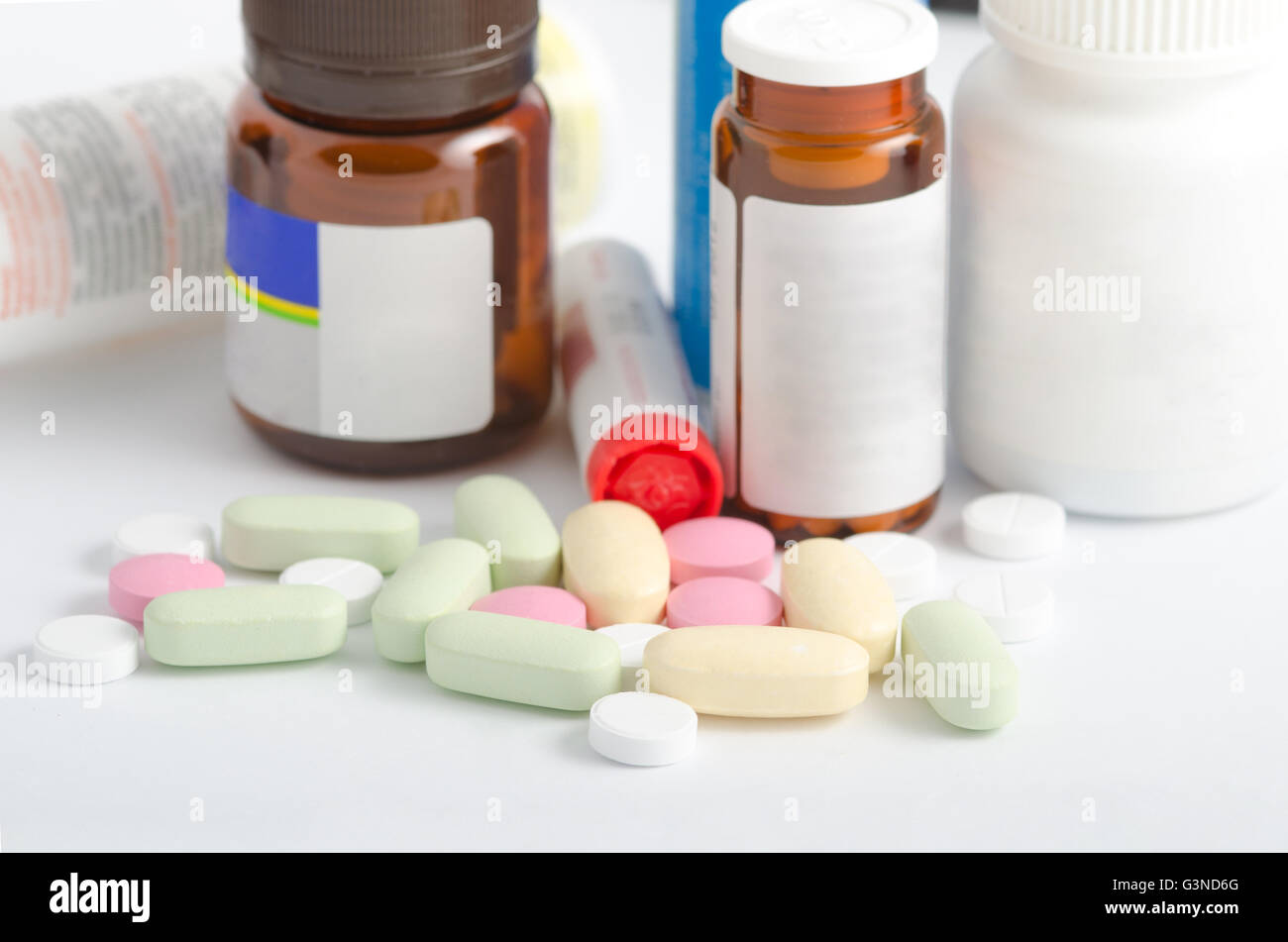 Opioid Pills a powerful drug addictive Stock Photo - Alamy