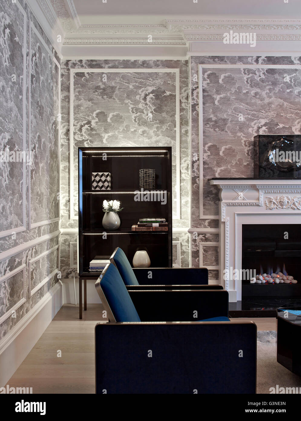 London posh house interior hi-res stock photography and images - Alamy