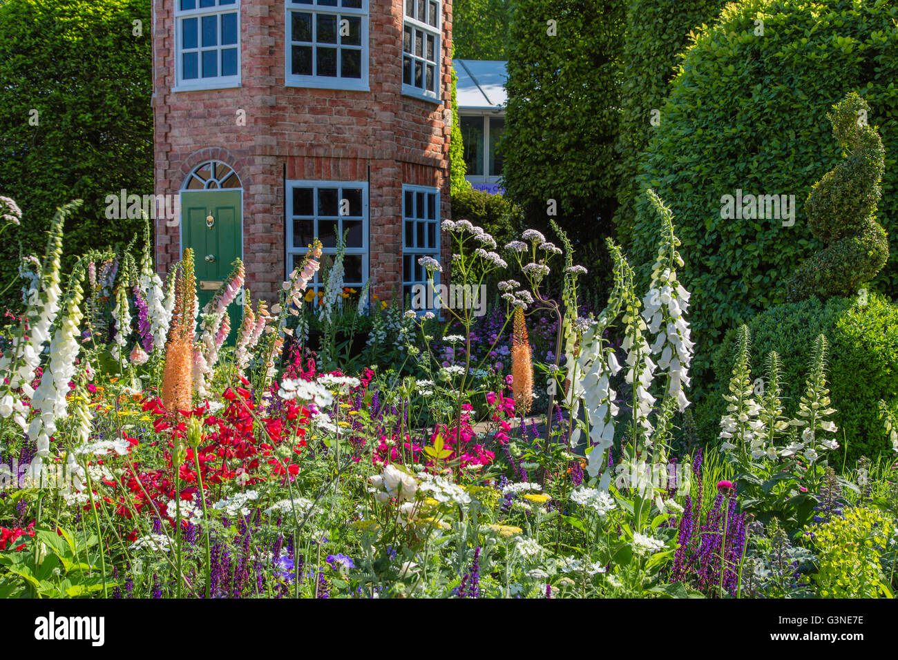 Show gardens at RHS Chelsea Flower show 2016. Harrods British ...