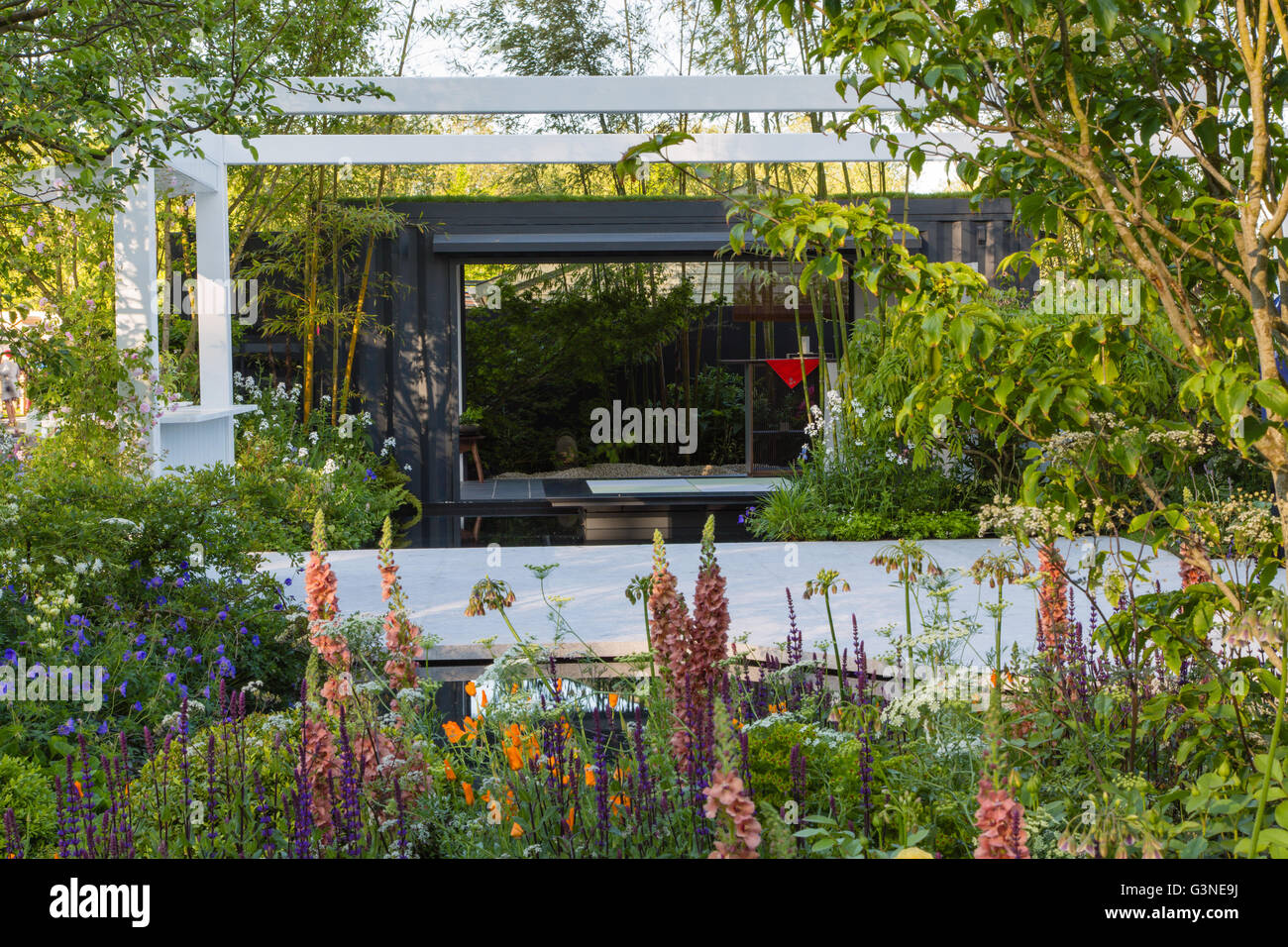 Show gardens at RHS Chelsea Flower show 2016. Watahan East & West ...