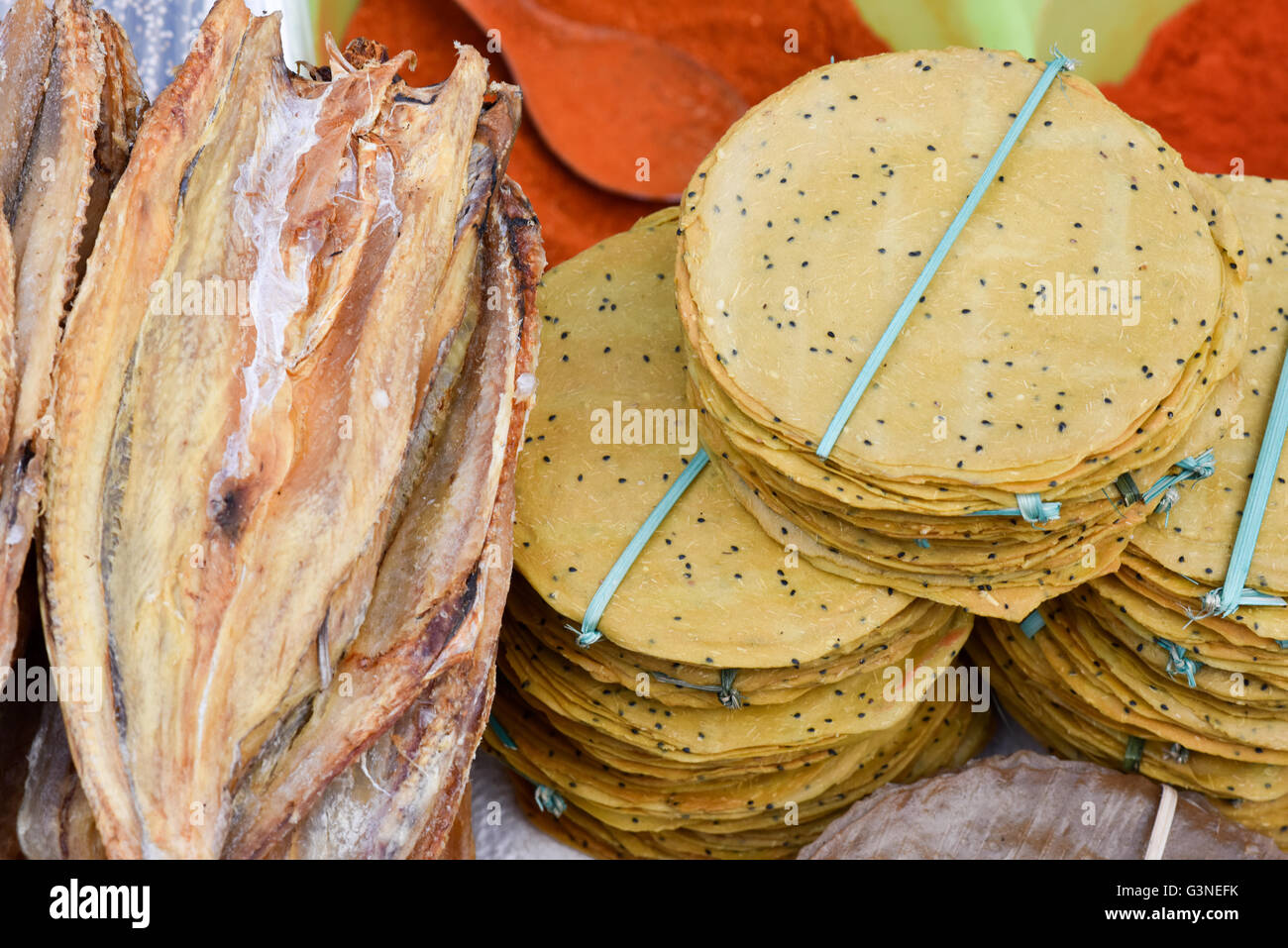 Dried seafood market stall hi-res stock photography and images - Alamy