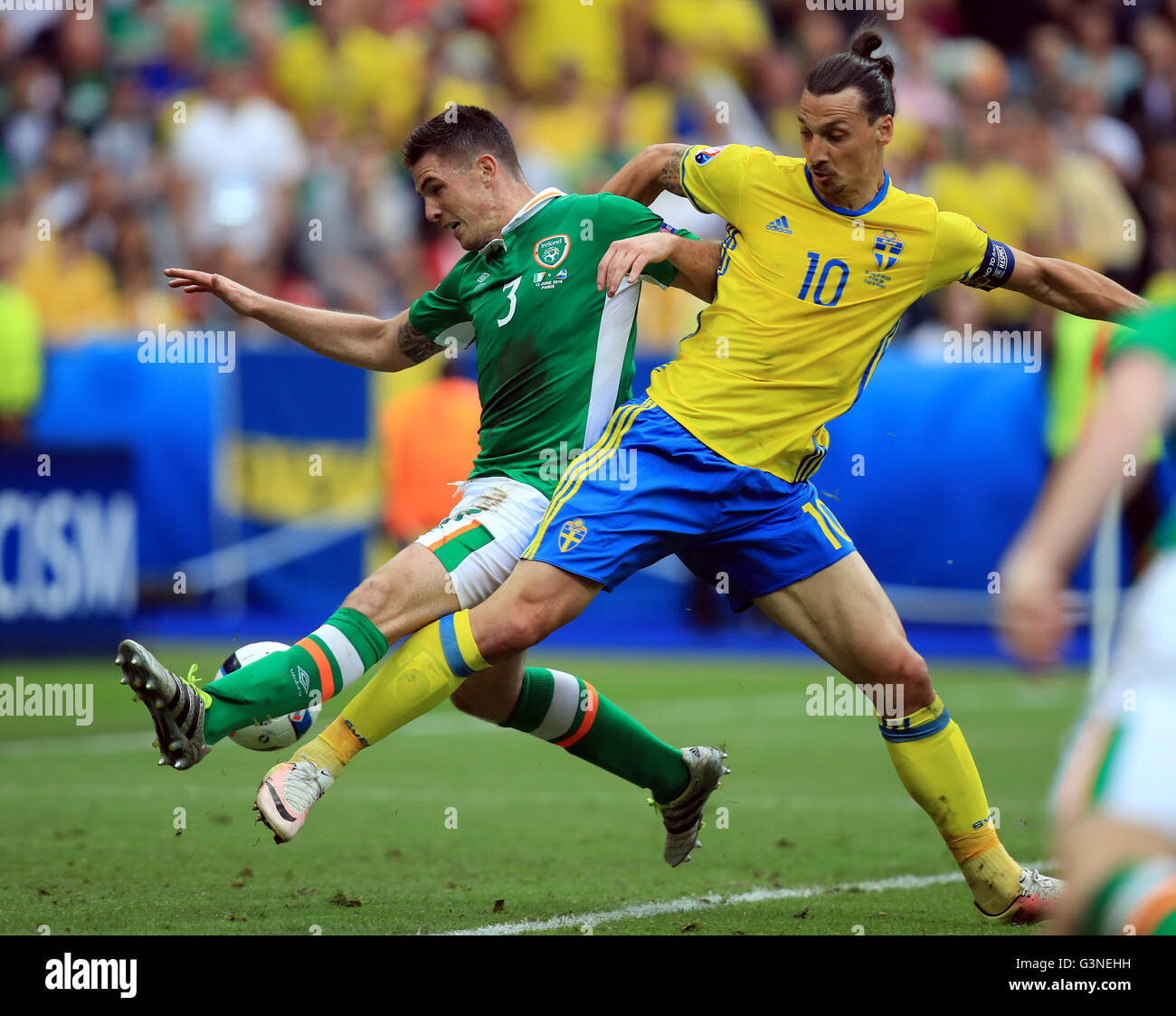 Republic irelands ciaran clark uefa euro 2016 hi-res stock photography ...