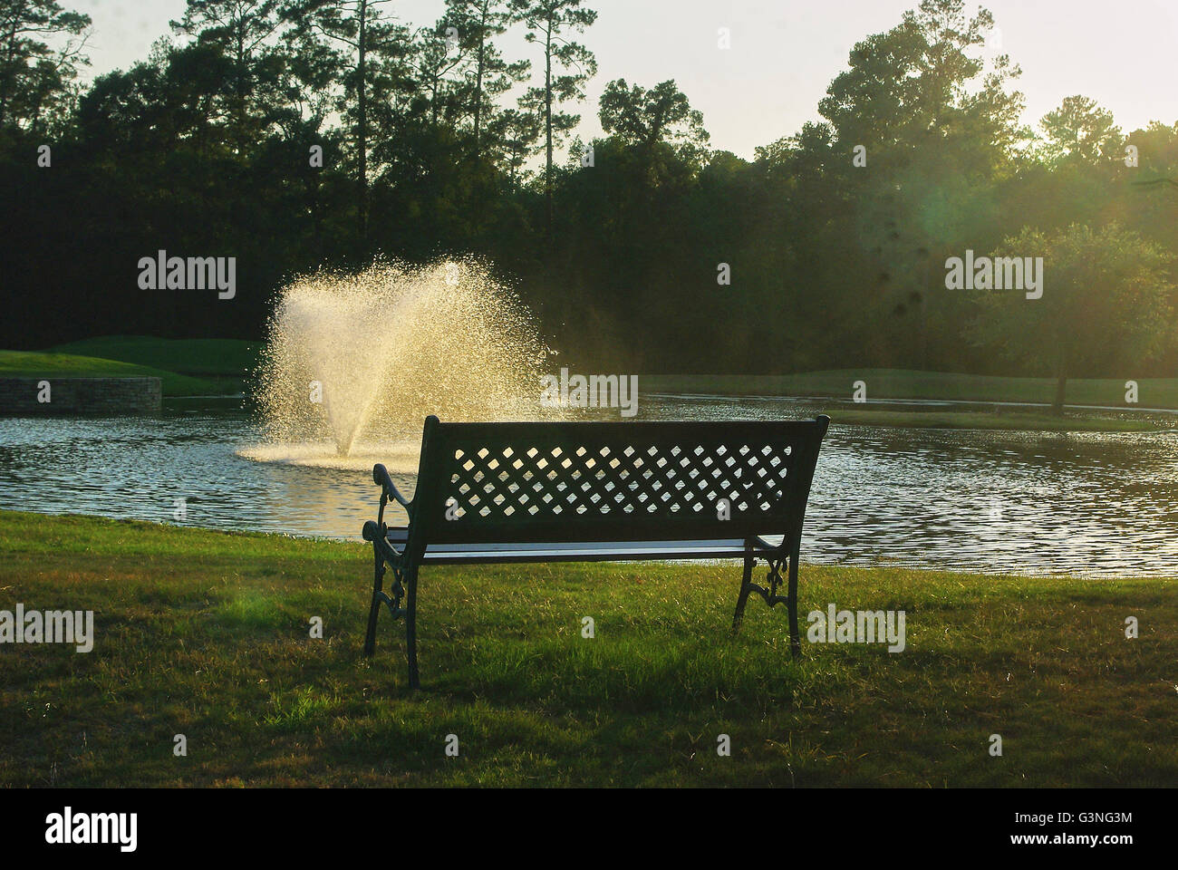 Water fountain bench hi-res stock photography and images - Alamy