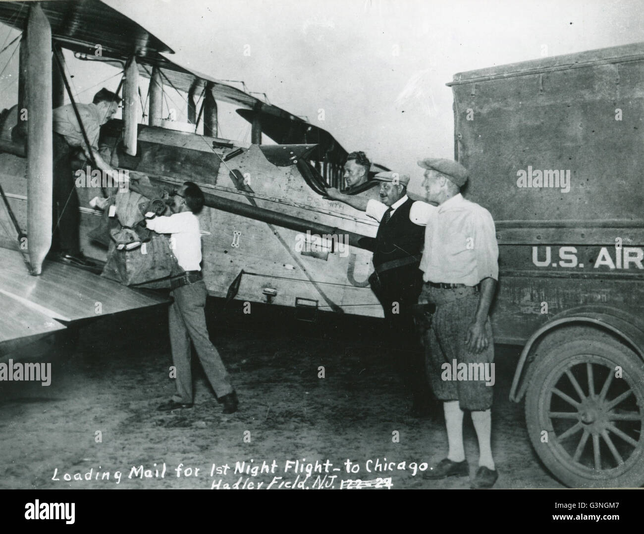 Loading U.S. airmail for the first night flight to Chicago from Hadley ...