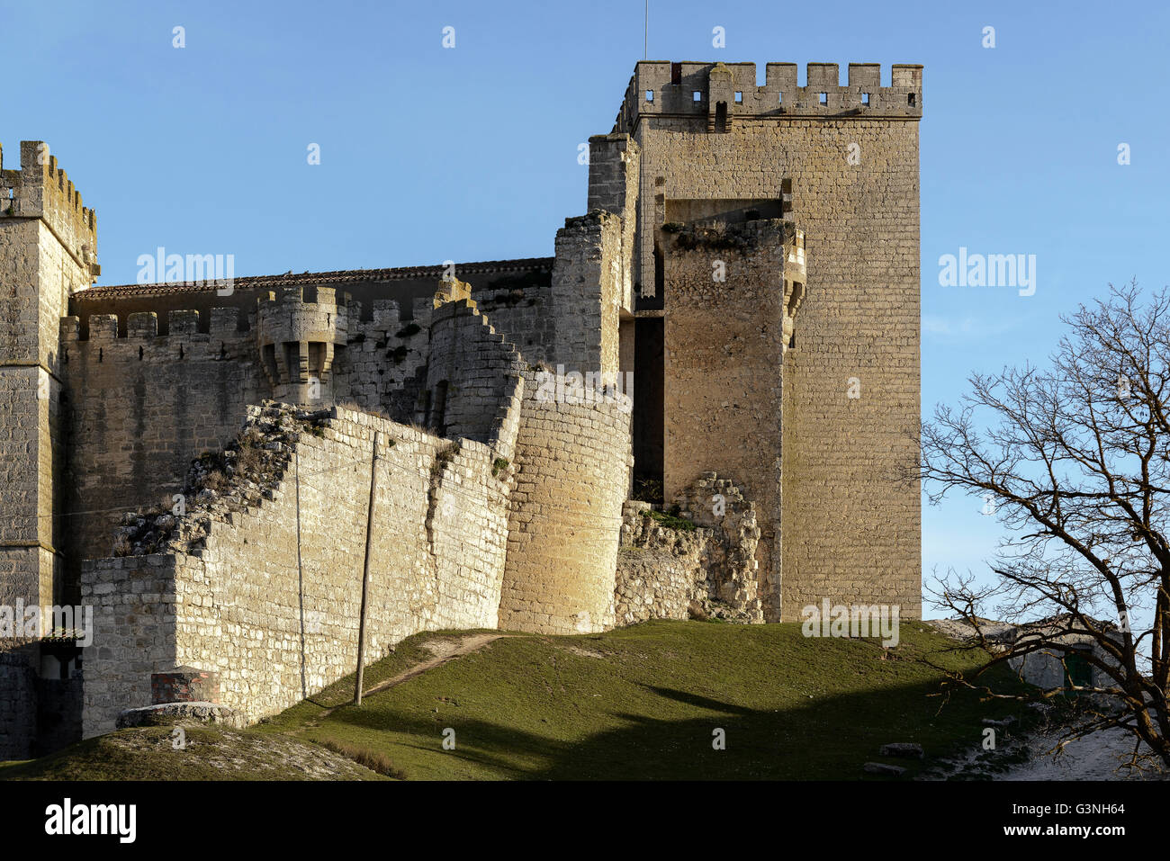 Medieval architecture castle ampudia hi-res stock photography and ...
