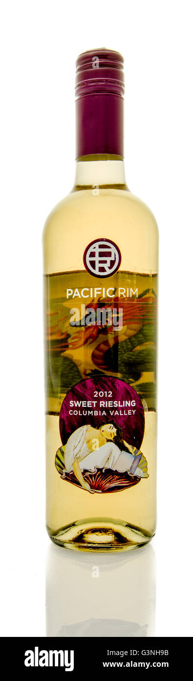 Rim of bottle hi-res stock photography and images - Alamy