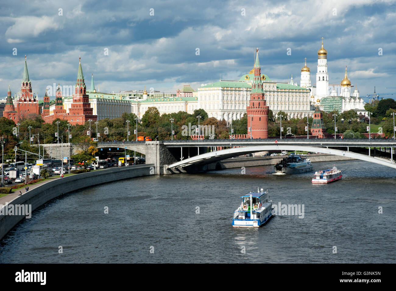 Moscow river ships clouds view hi-res stock photography and images - Alamy