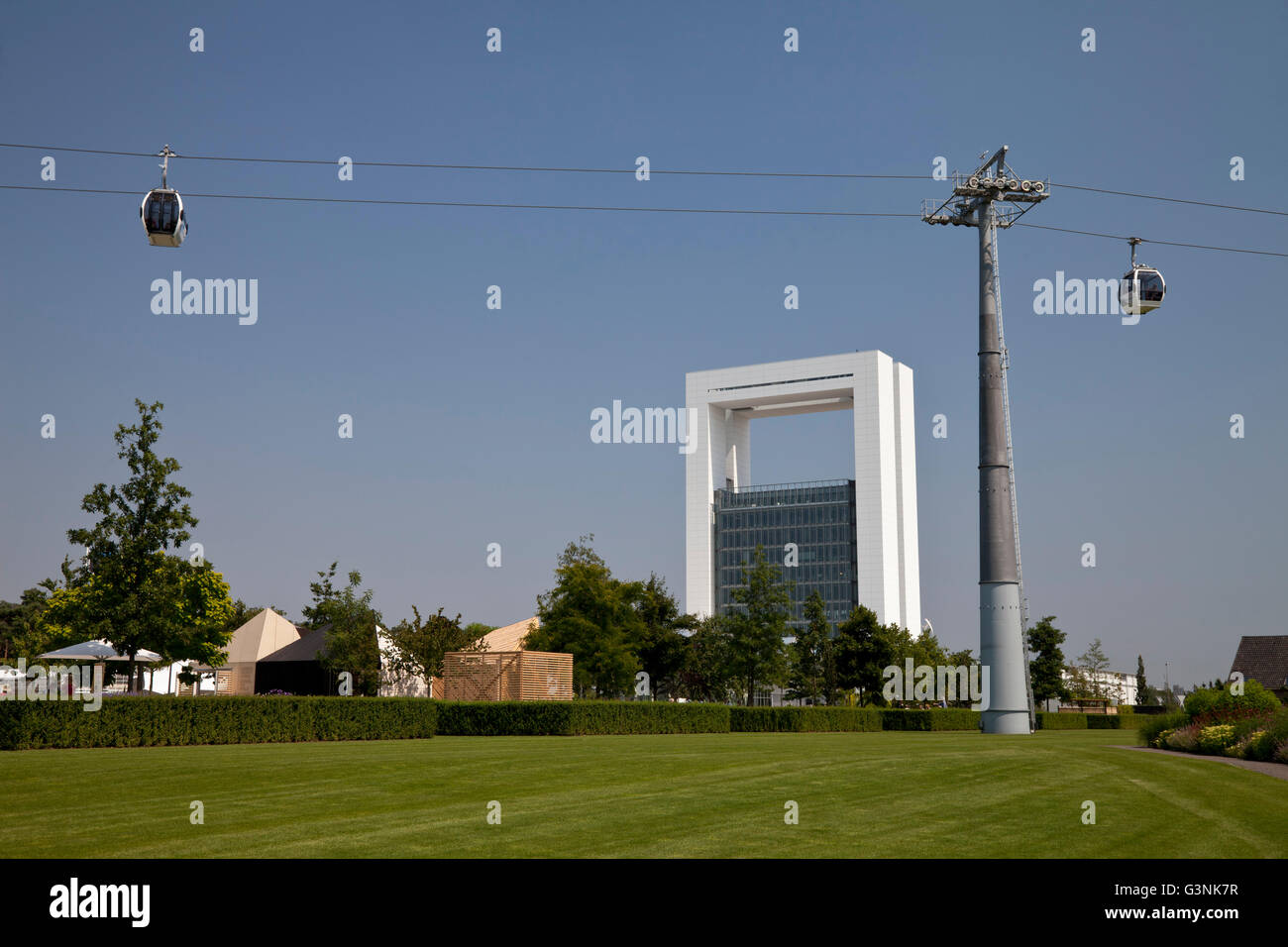 Cable car crossing over the garden show, Innovatoren entrance building ...