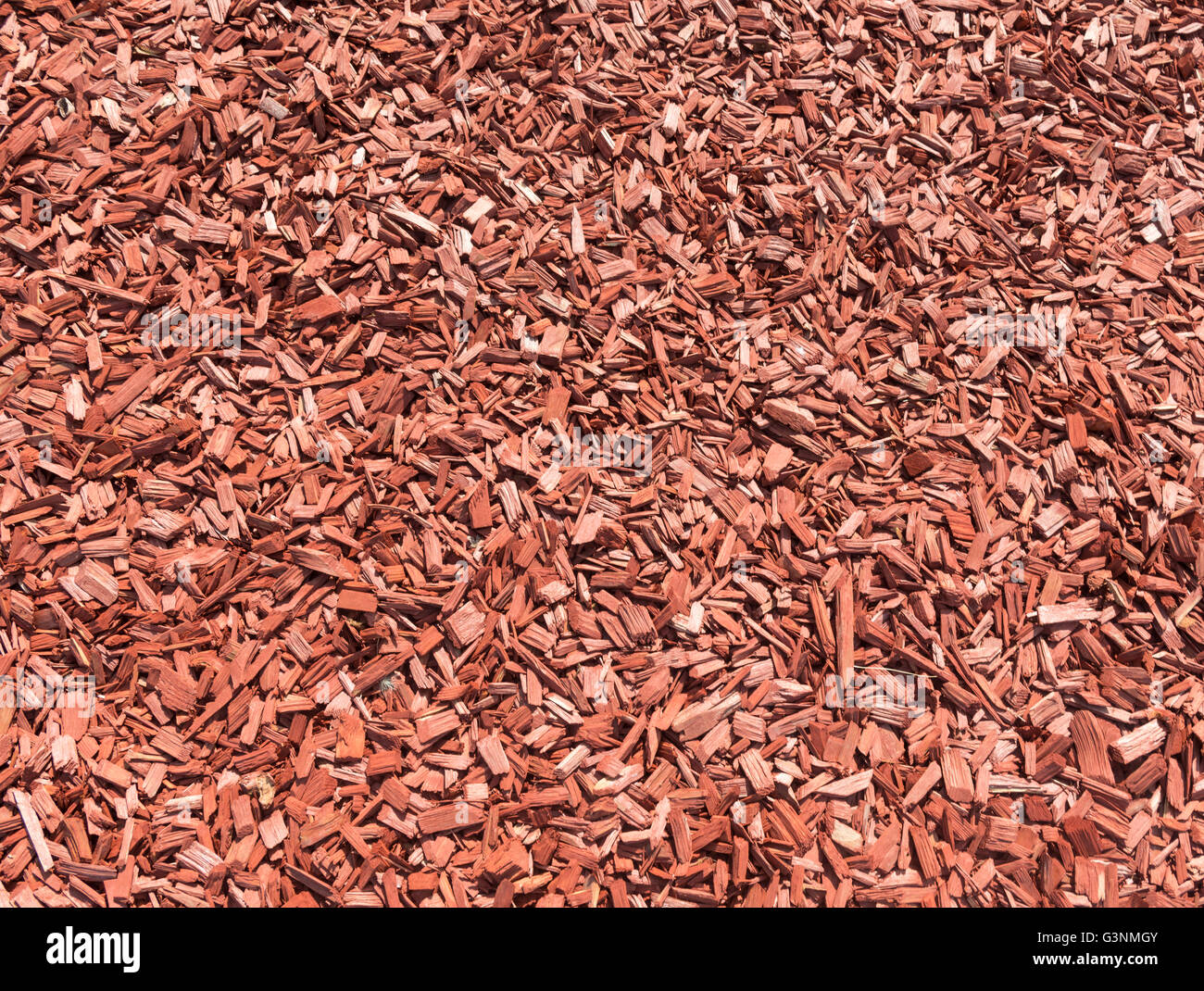 Ground covering brown wood chips hi-res stock photography and images ...