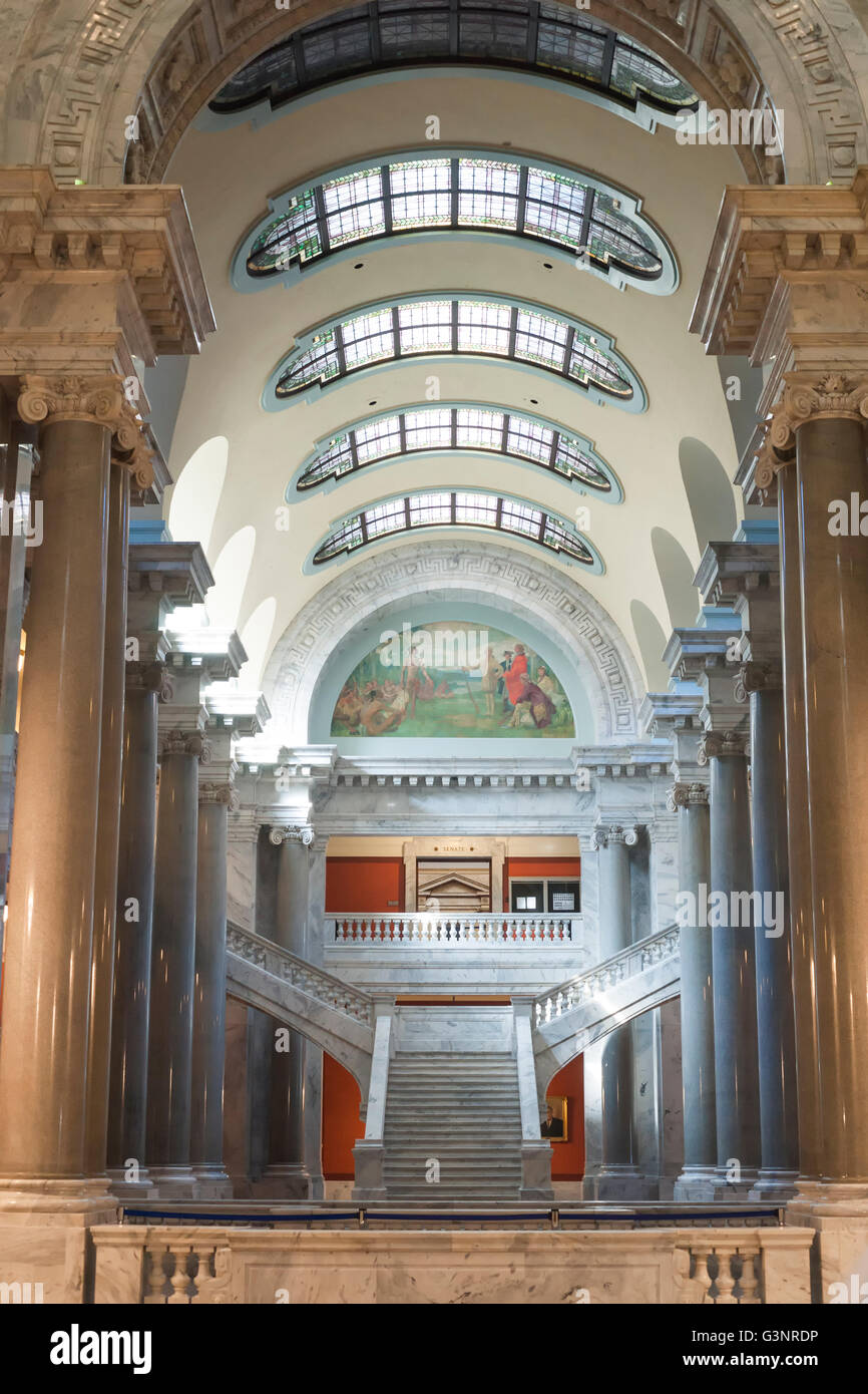 Kentucky State Capitol designed in Beaux-Arts style by architect Frank ...