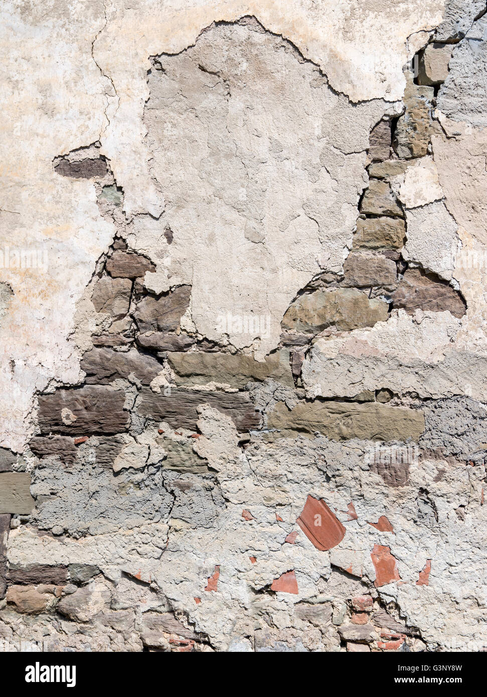 Crumbled stone wall hi-res stock photography and images - Alamy