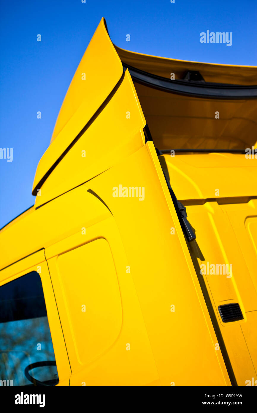 Car body hi-res stock photography and images - Alamy