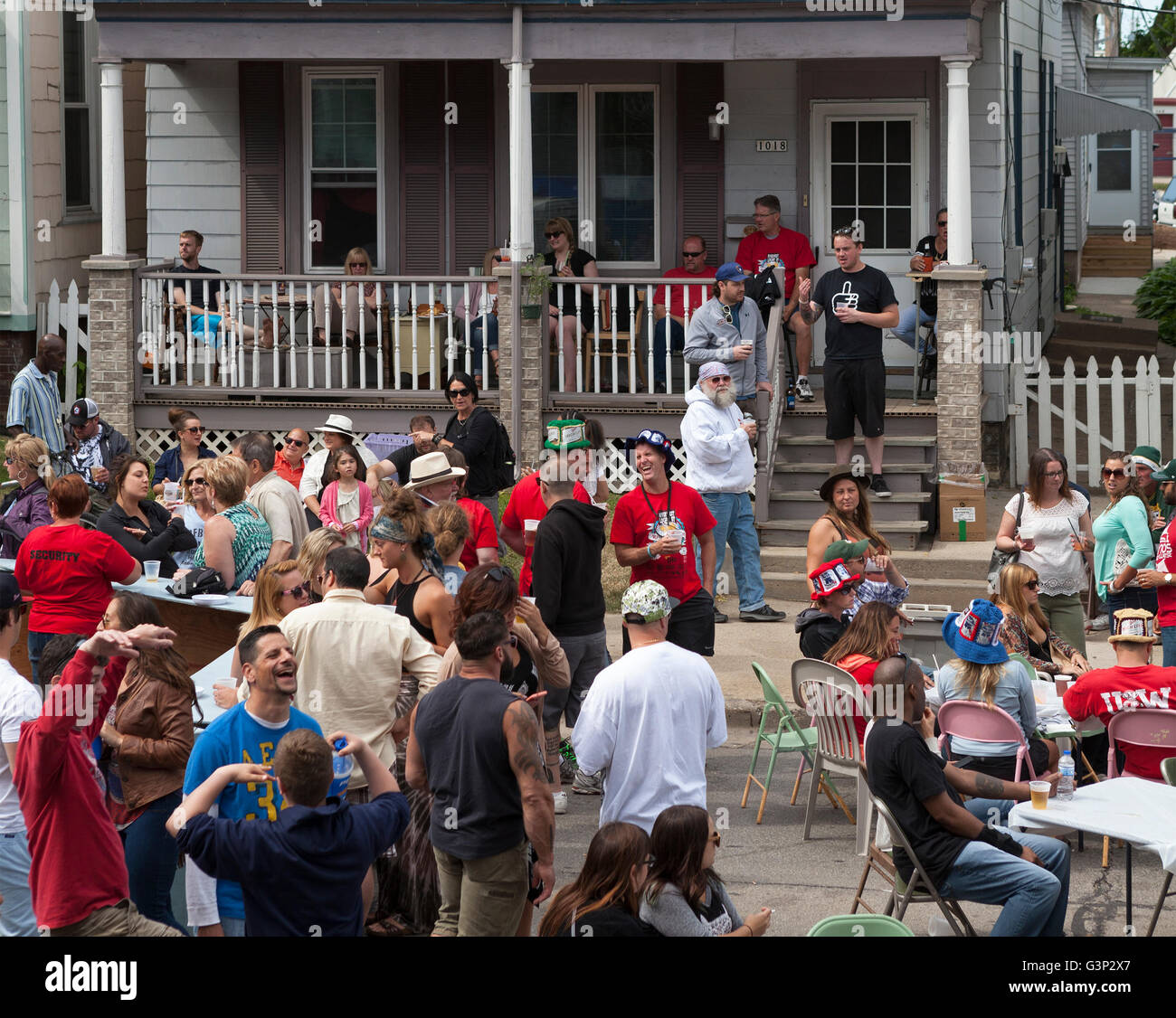 Locust street milwaukee hi-res stock photography and images - Alamy
