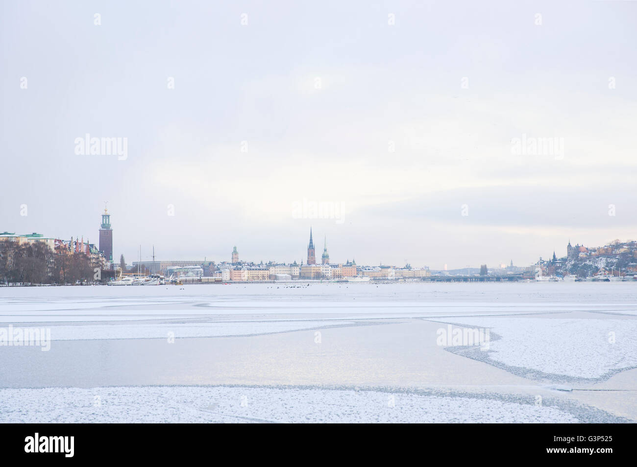 Winter frozen freezing building hi-res stock photography and images - Alamy
