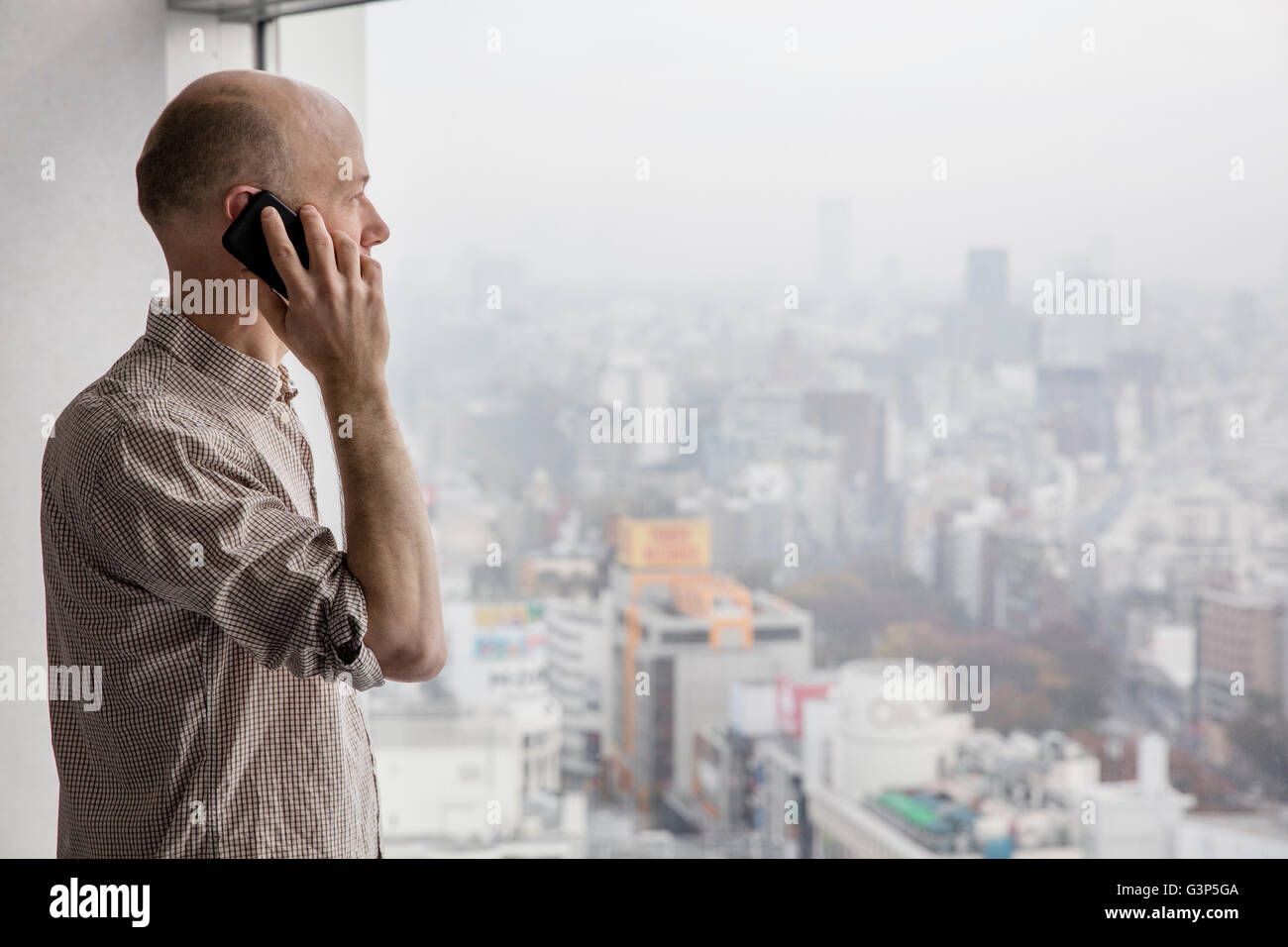 Asian businessmen talking hi-res stock photography and images - Alamy